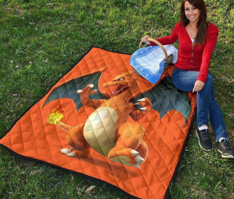 POKEMON Charizard Quilt Blanket